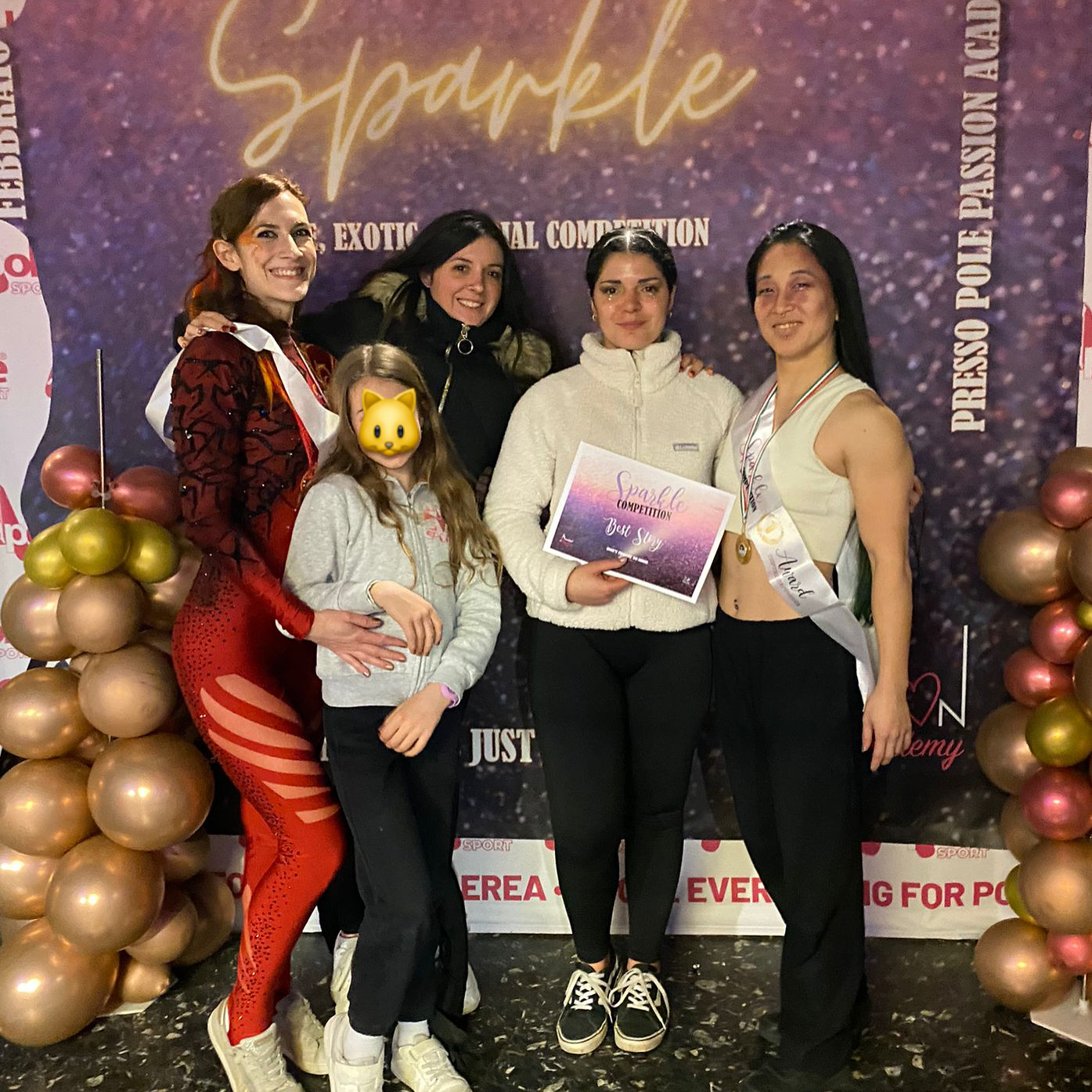 Retour sur la Sparkle Competition ! - Pole Dance and Co - La team en Italie